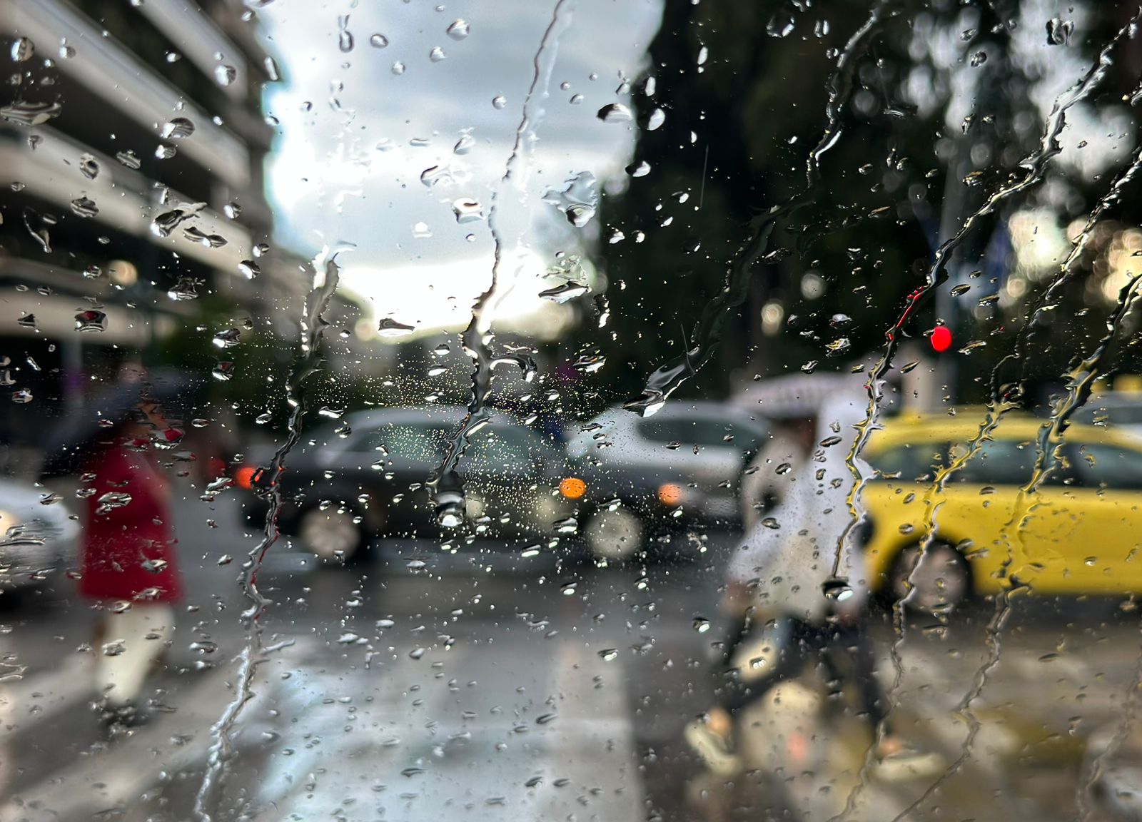 Επικαιροποίηση δελτίου επιδείνωσης καιρού - Kατά τόπους ισχυρές βροχές ...
